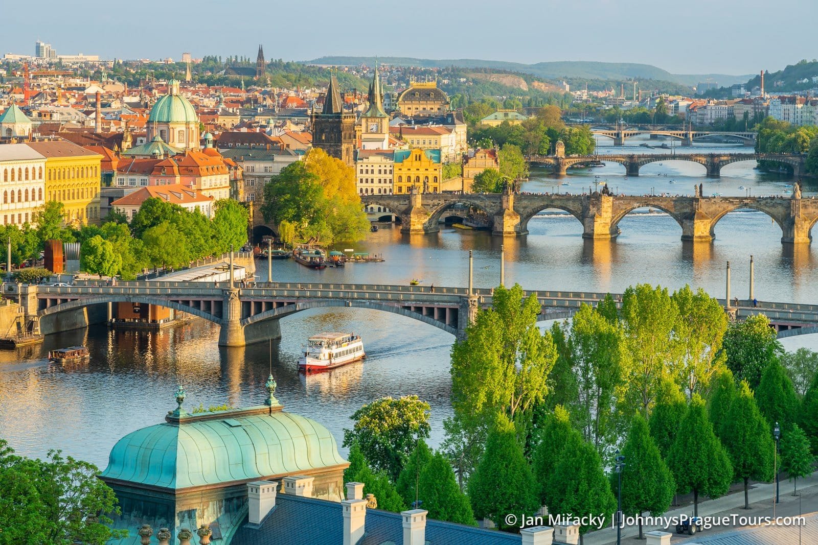 9 Must-Visit Prague Instagram Spots for Stunning Photos in 2024